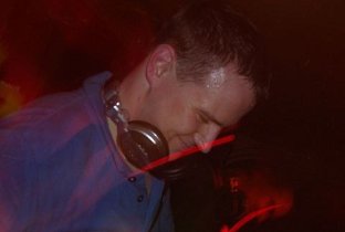 Scott Lewis · Artist Profile