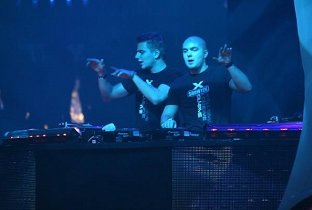 Showtek · Artist Profile