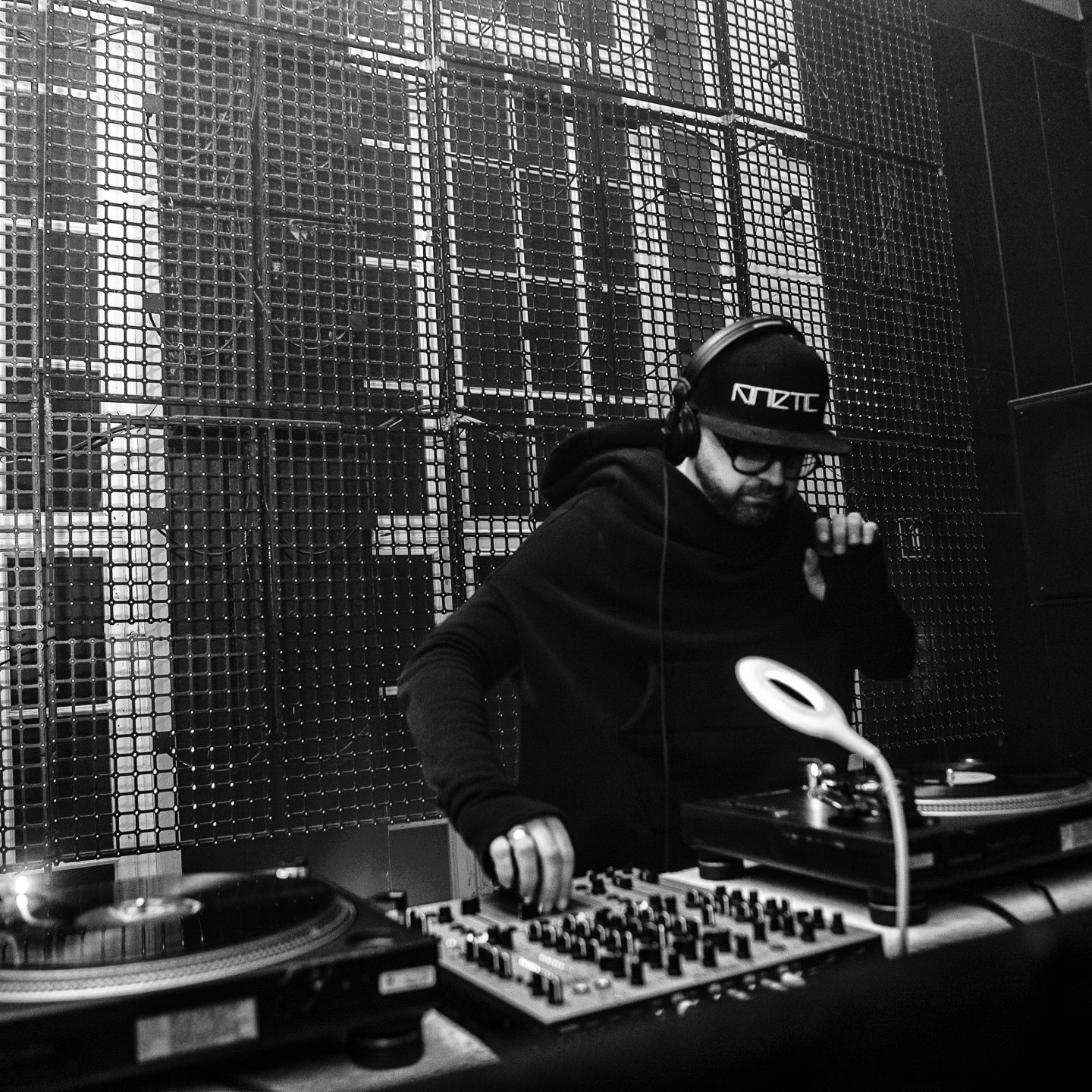 2B (1) · Artist Profile