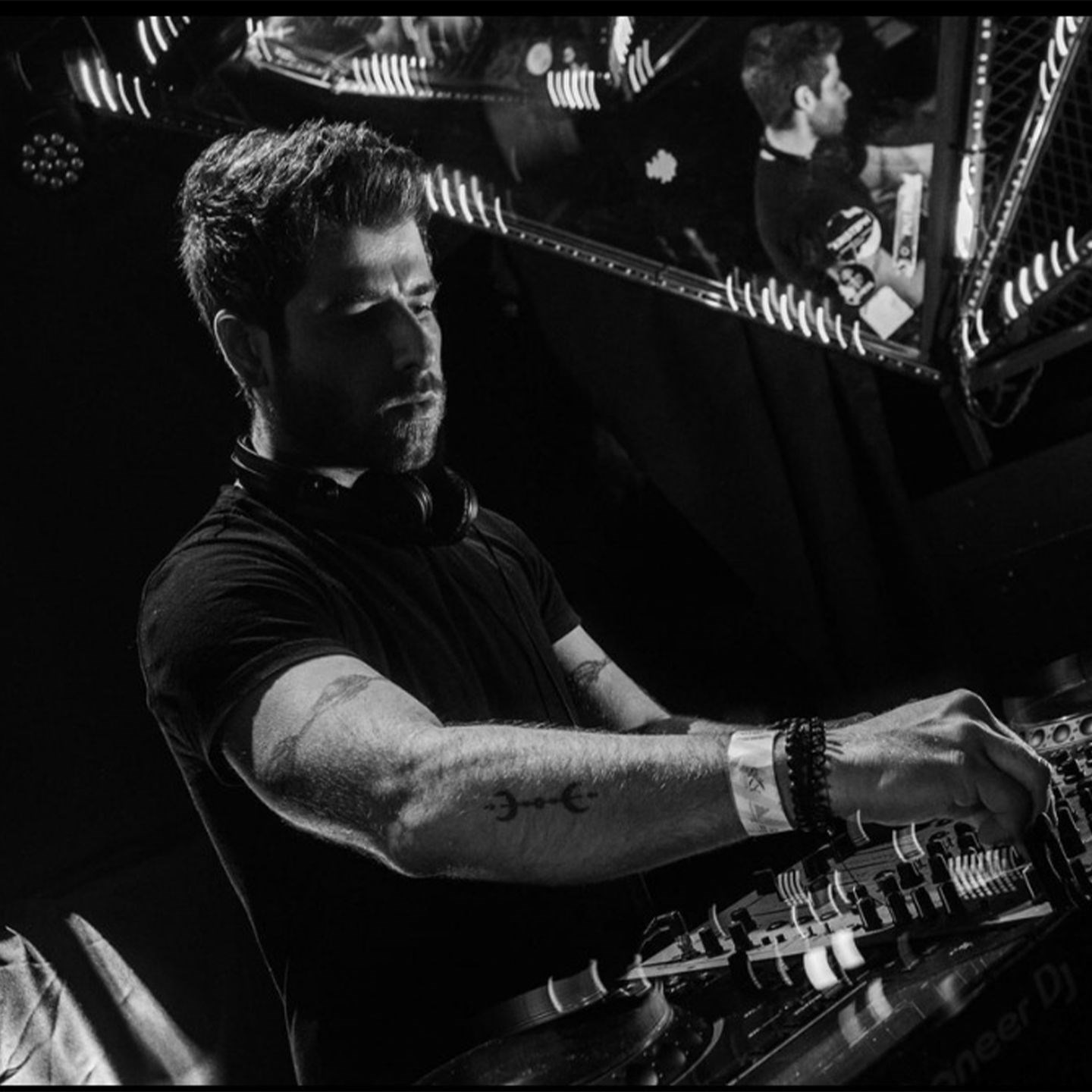 A-THØX · Artist Profile