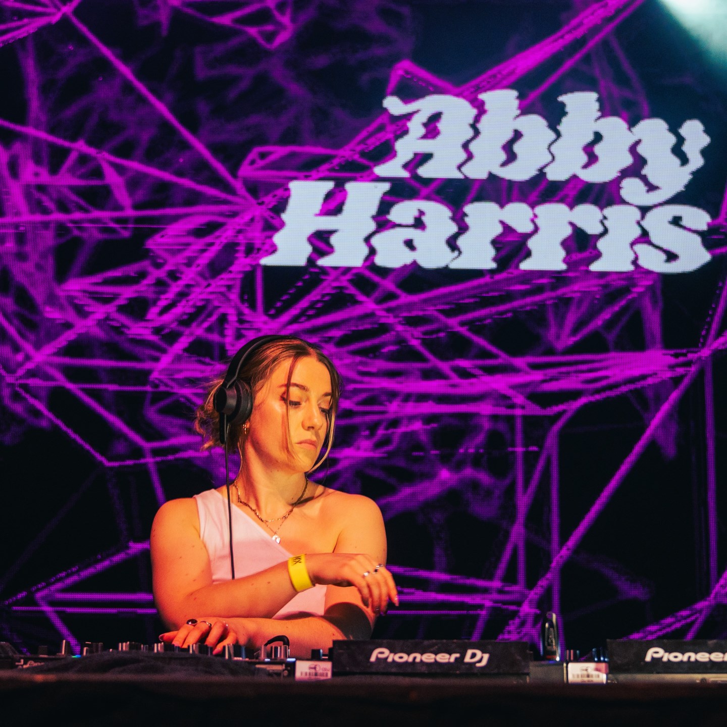 Abby Harris · Artist Profile
