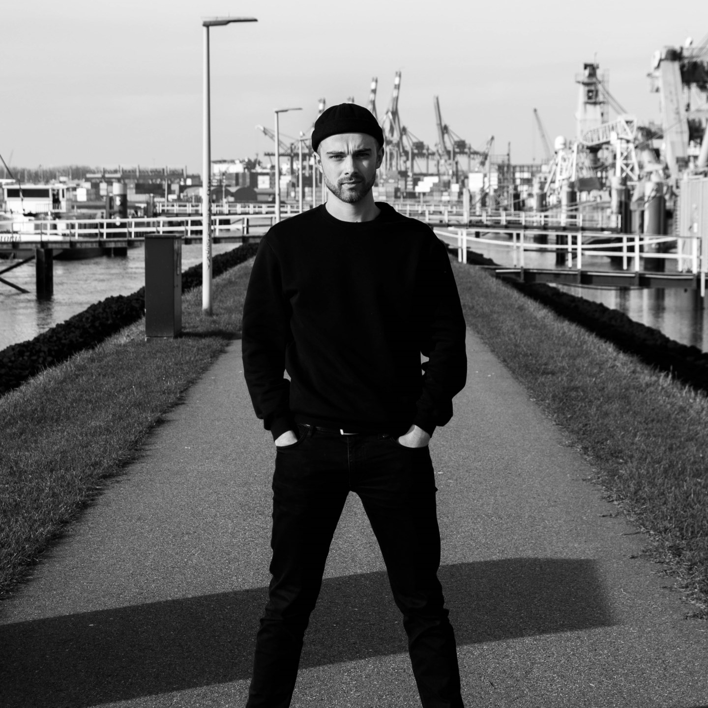 AHIL · Artist Profile