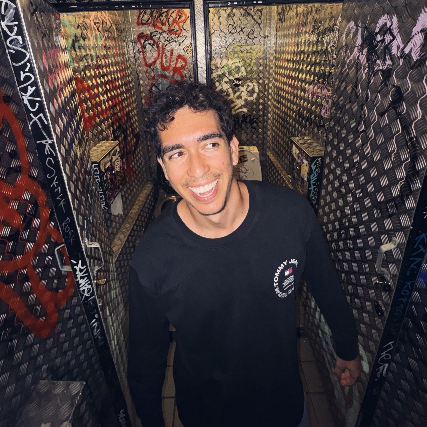 alejandro (4) · Artist Profile