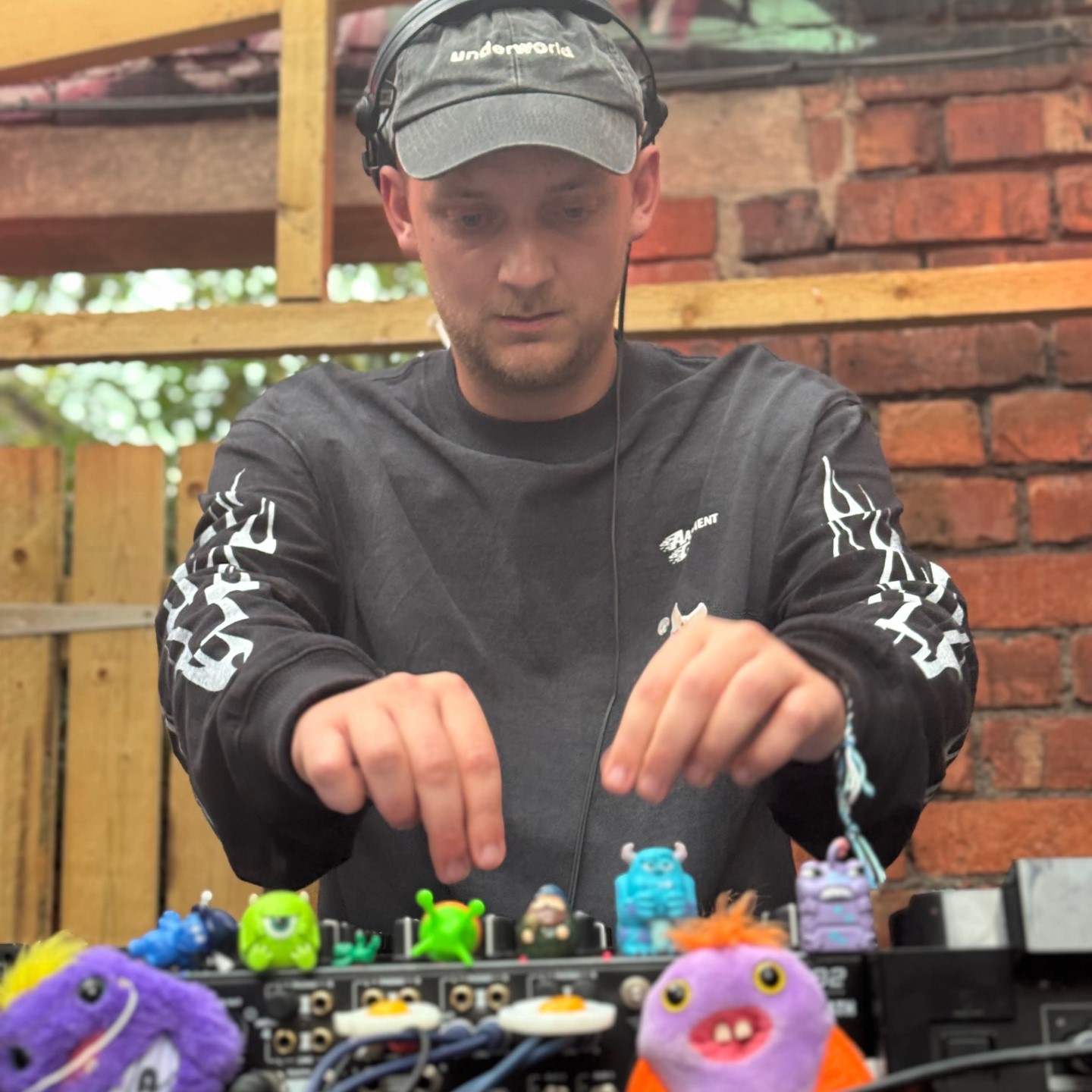 Alex Milo · Artist Profile