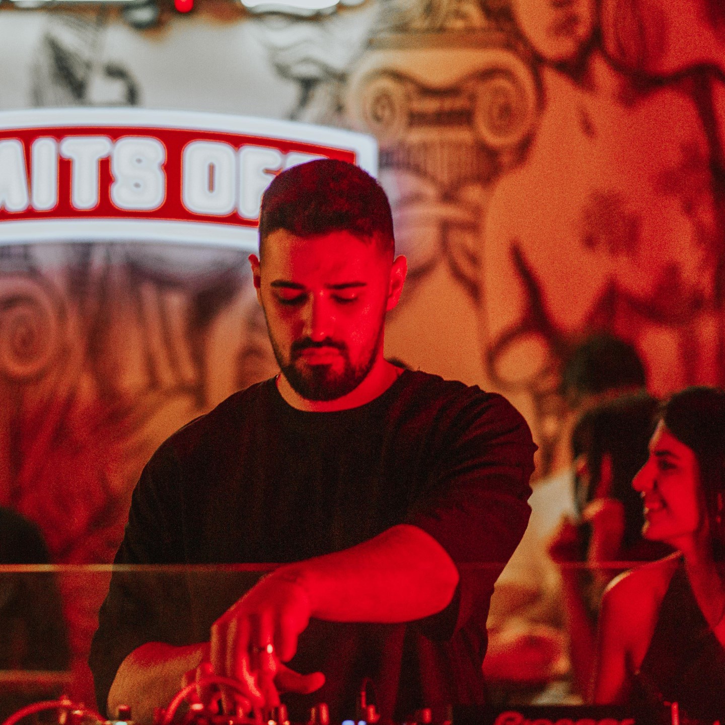 Ali Bakgor · Artist Profile