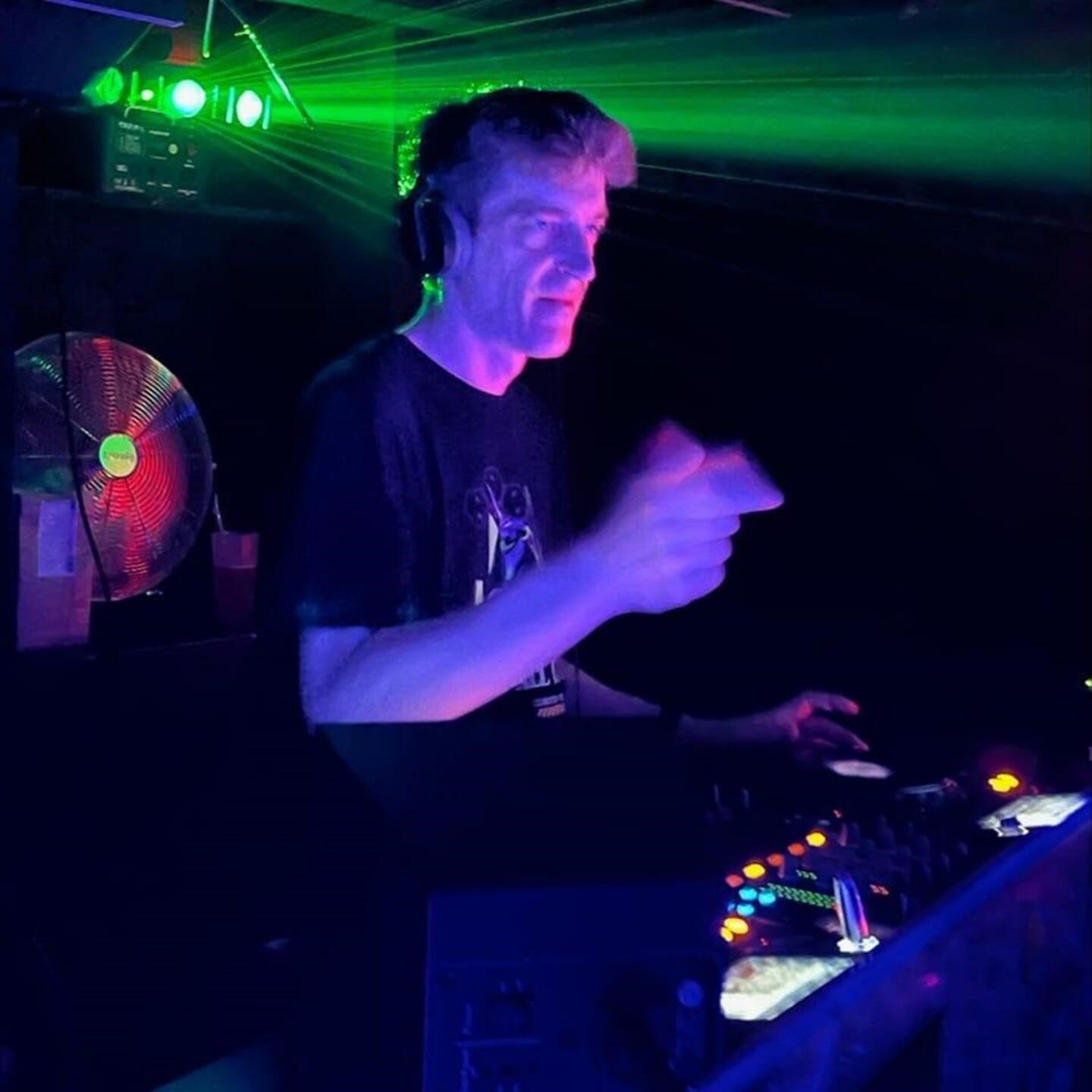 Alix (3) · Artist Profile