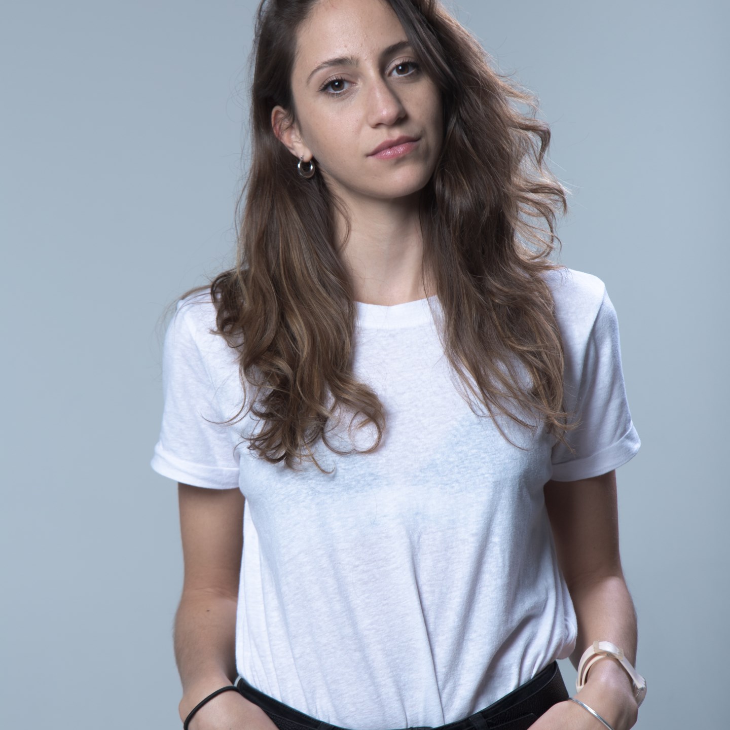 Ana Lōg · Artist Profile