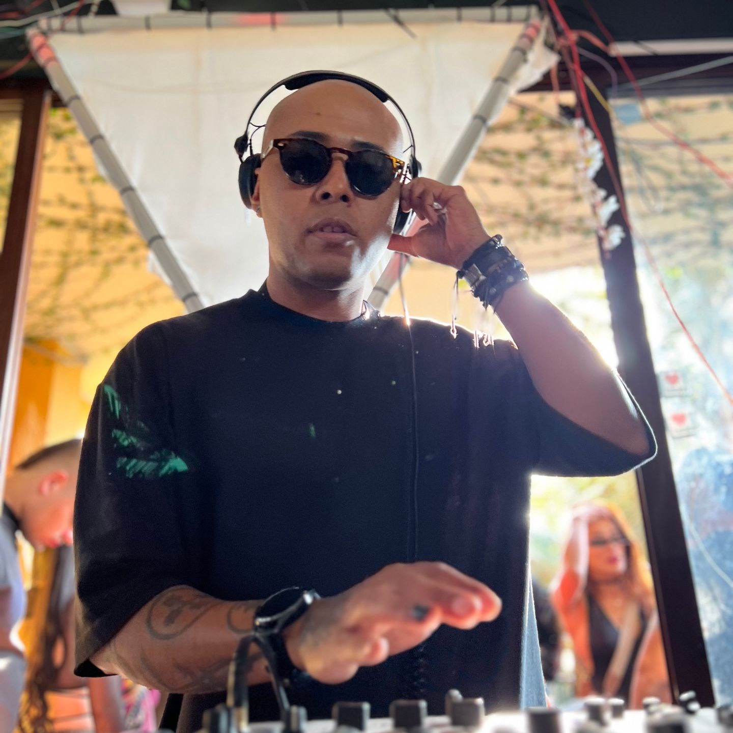 Andres Shockwave · Artist Profile