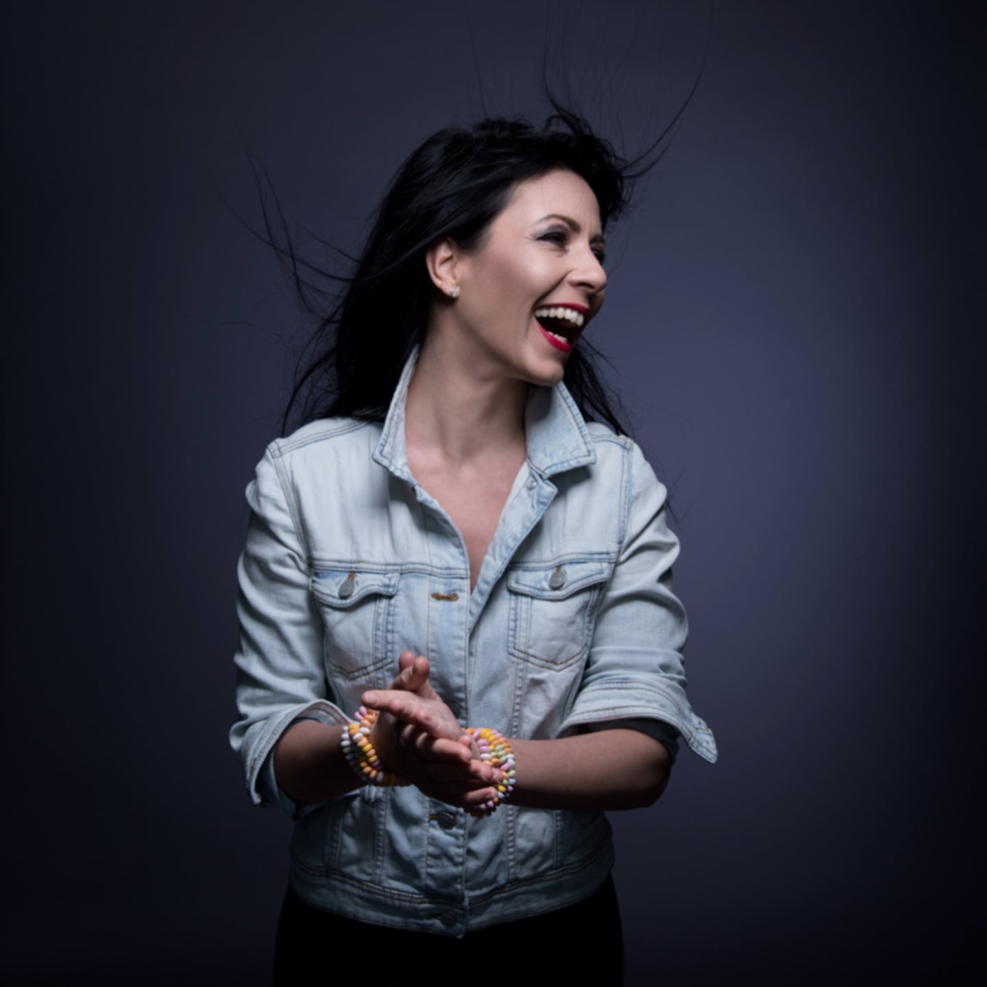 ANIÈ · Artist Profile