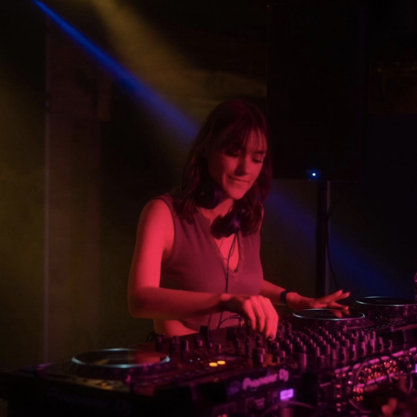 Anne Fahn · Artist Profile