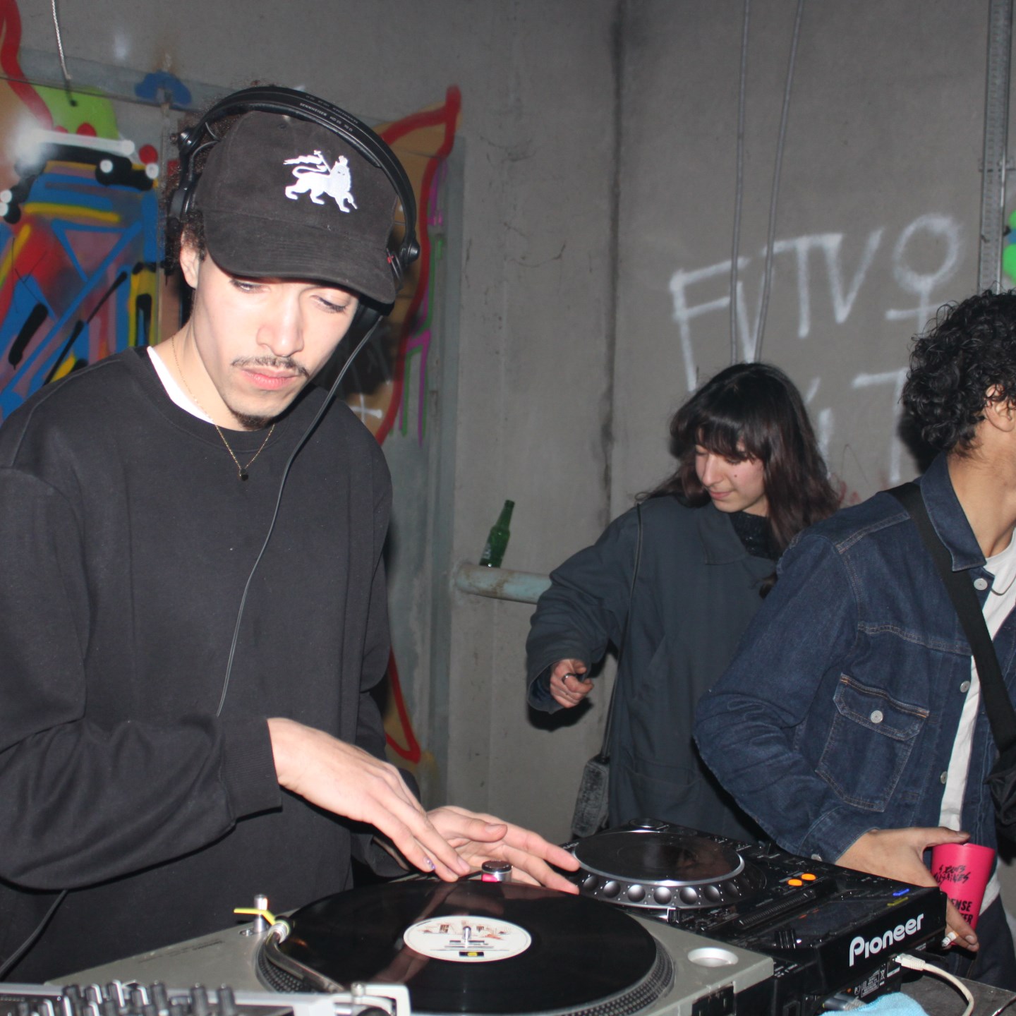 Anton (fr) · Artist Profile