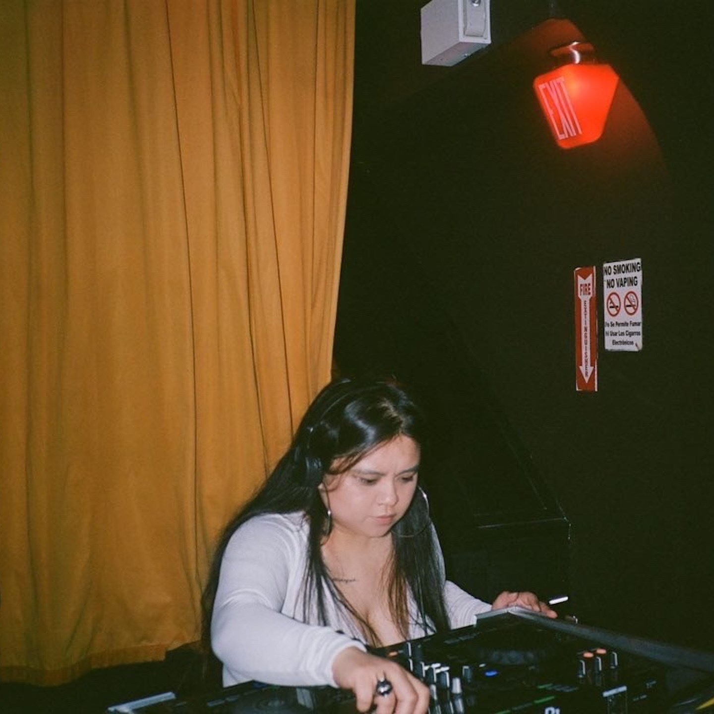 Arielle Lana · Artist Profile