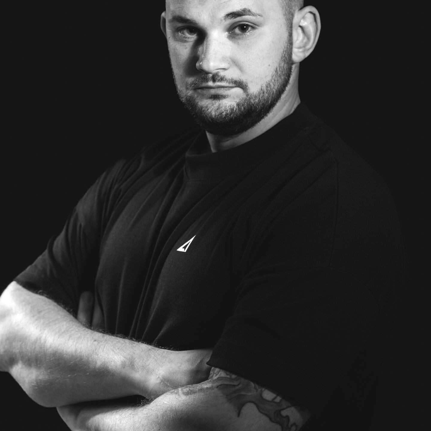 Artur Achziger · Artist Profile