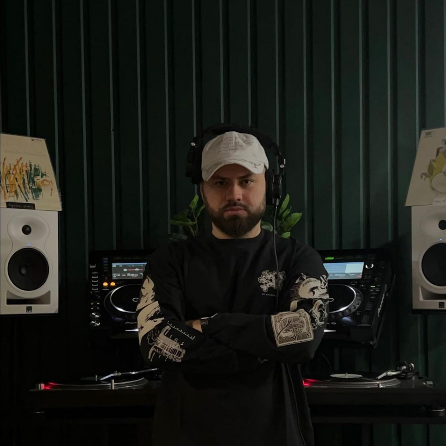 Awl Alexander · Artist Profile