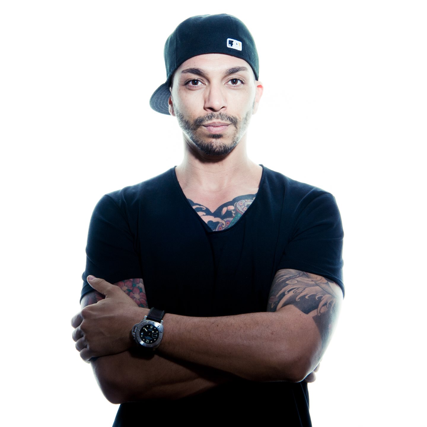 AzMo · Artist Profile