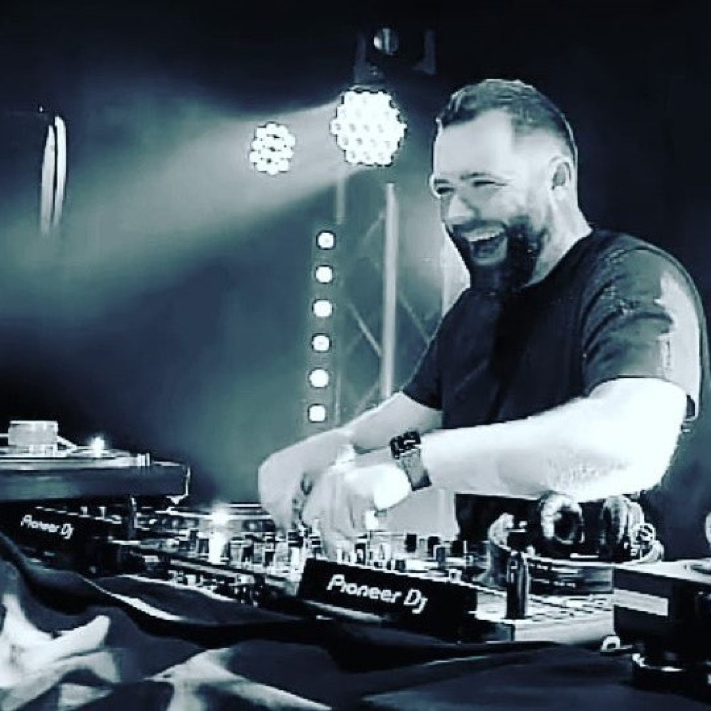 BAYNES · Artist Profile