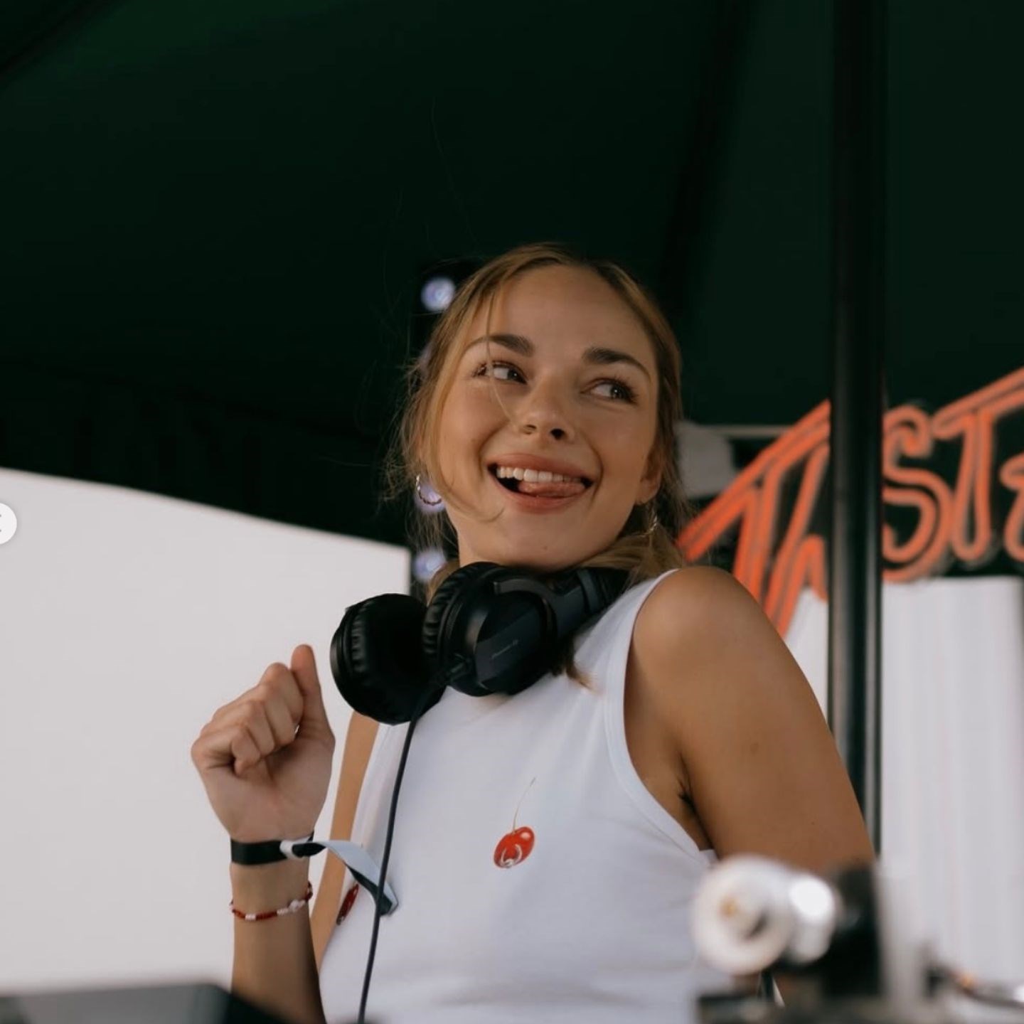 BELLA (AT) · Artist Profile