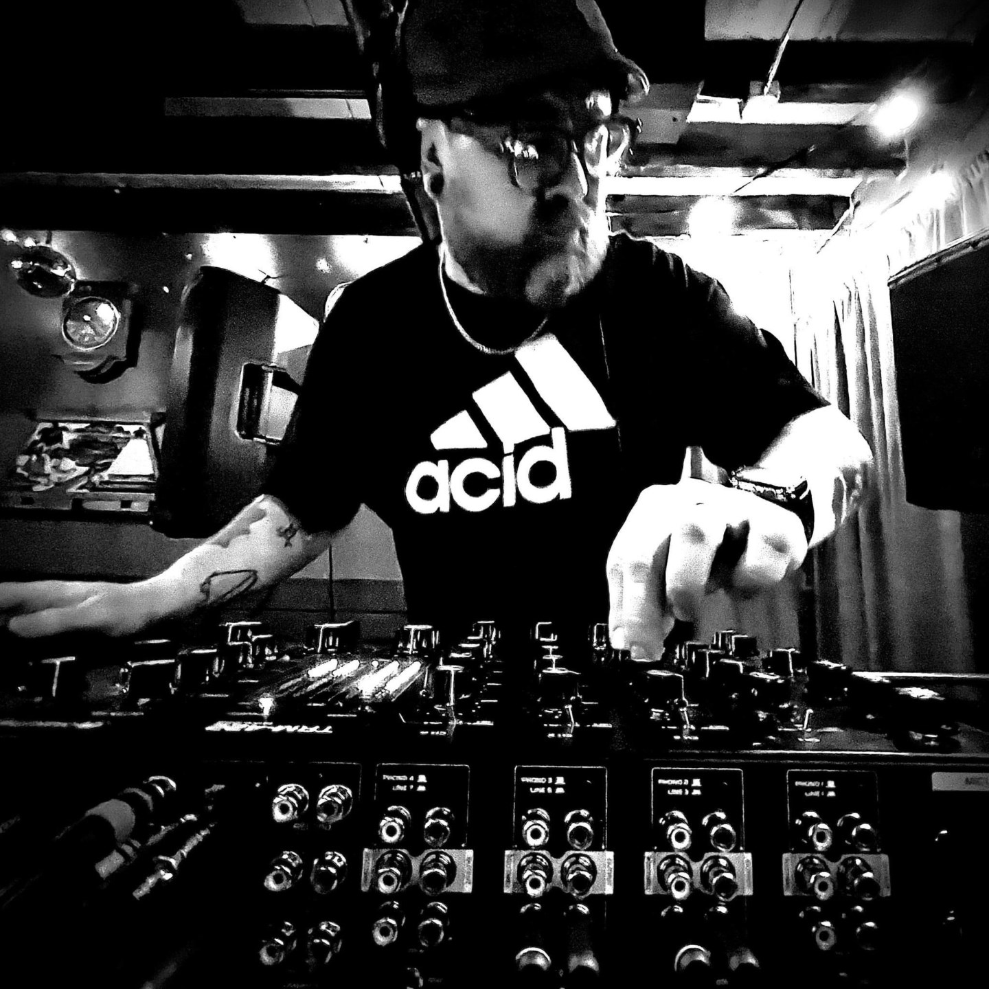 Cameron Kelly · Artist Profile