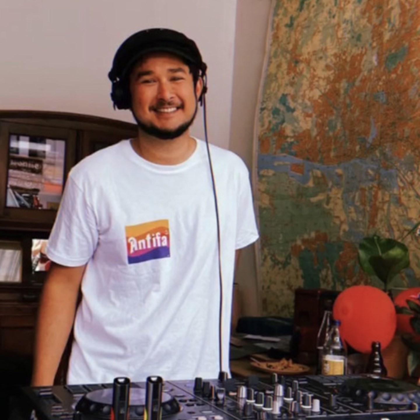 Captain (2) · Artist Profile