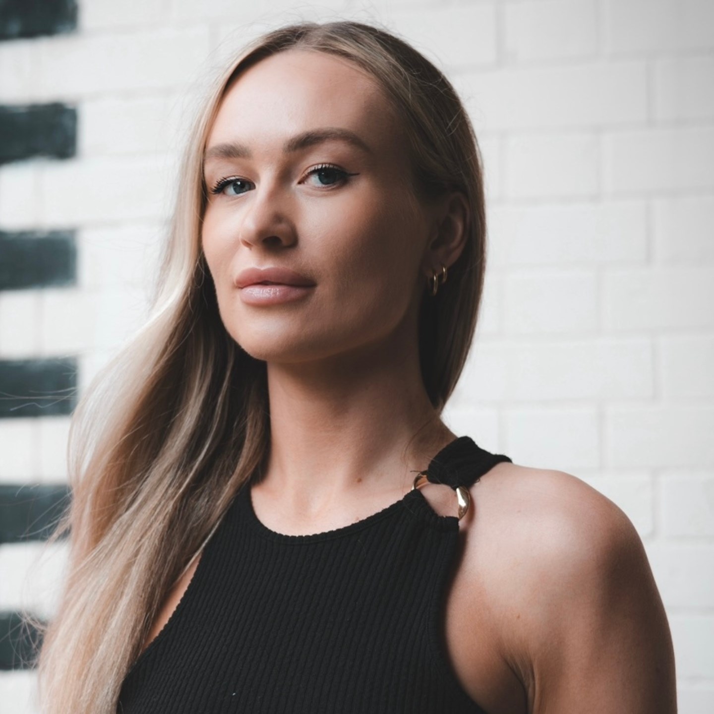 CARLI (UK) · Artist Profile