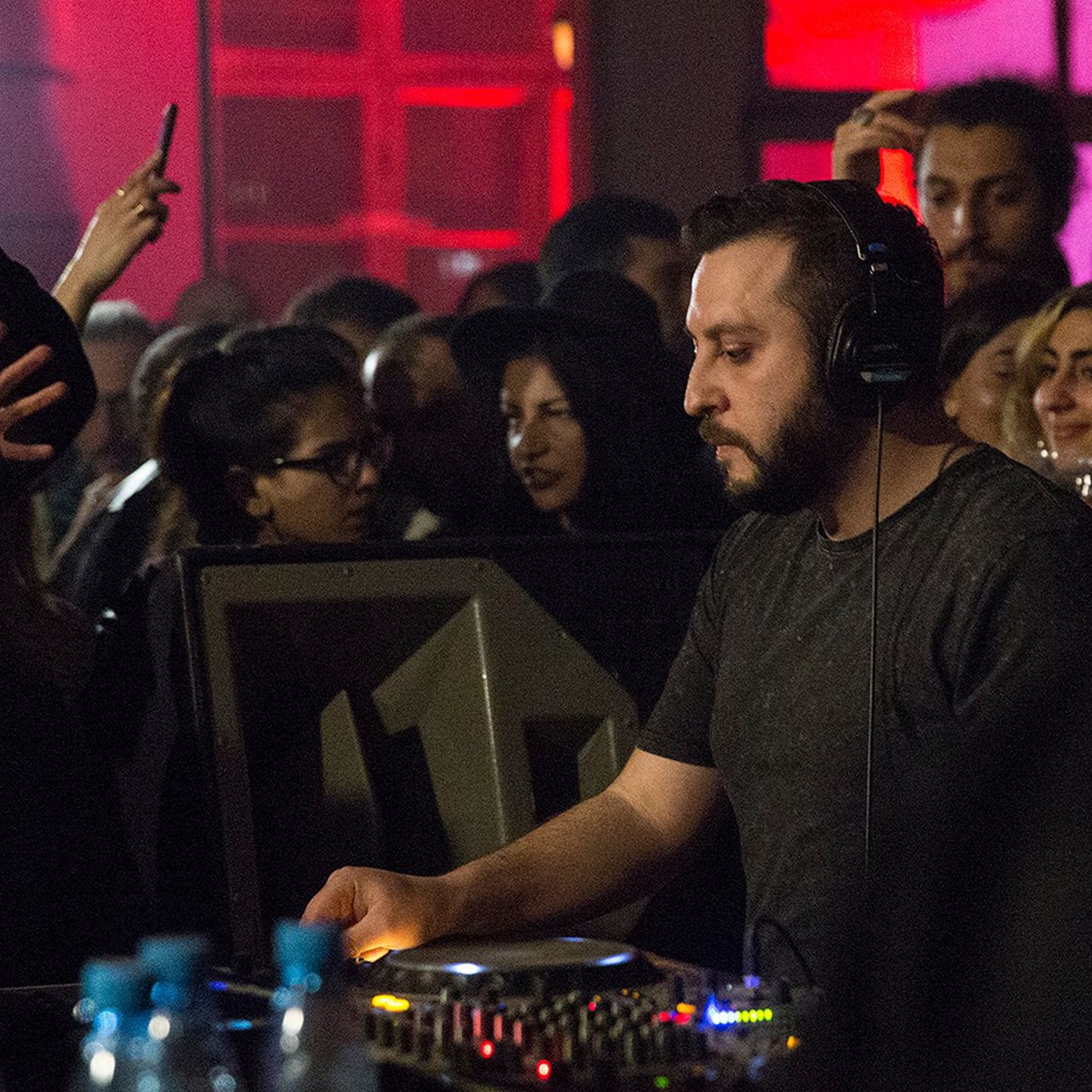 Cast Coverts · Artiestenprofiel