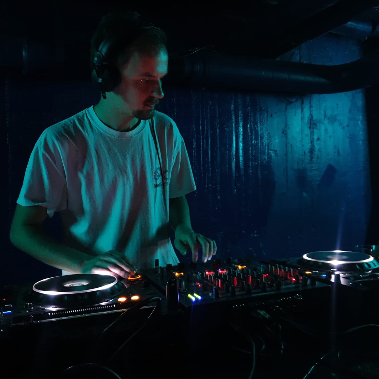 Cevi · Artist Profile