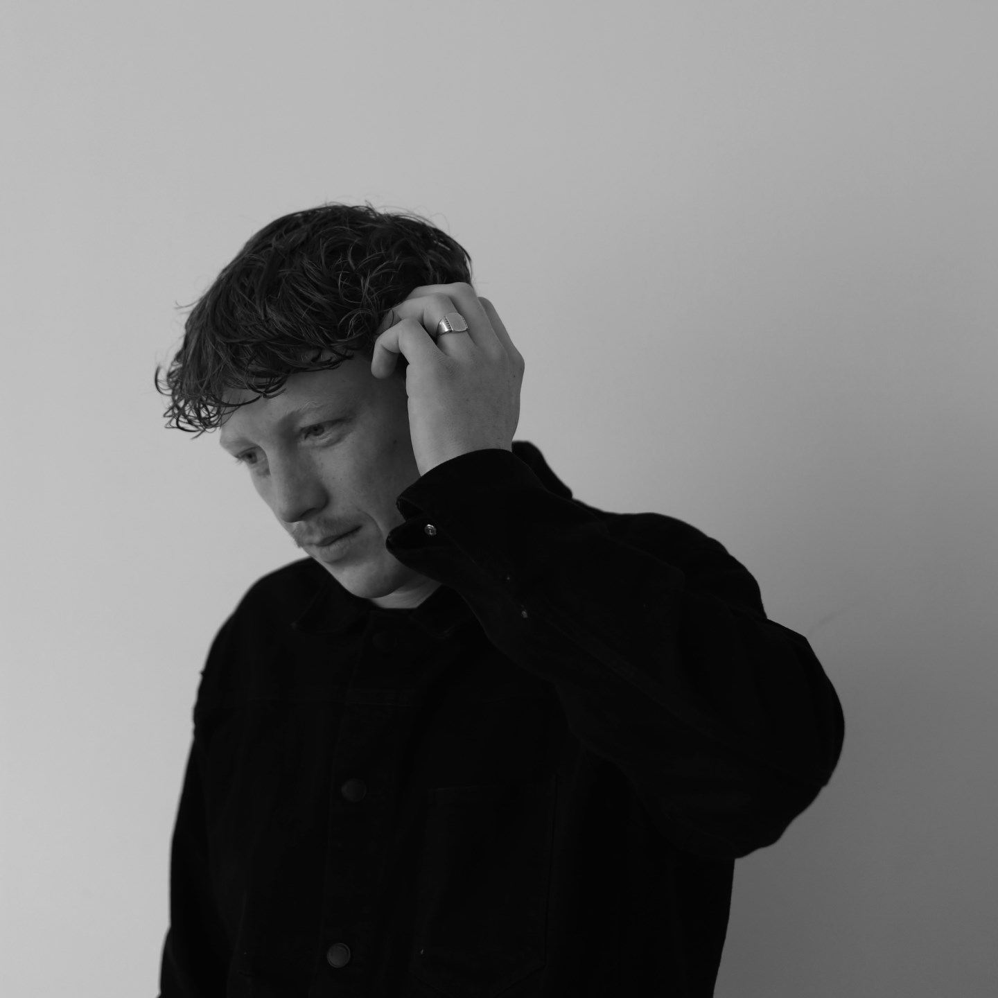 Charlie Logan · Artist Profile