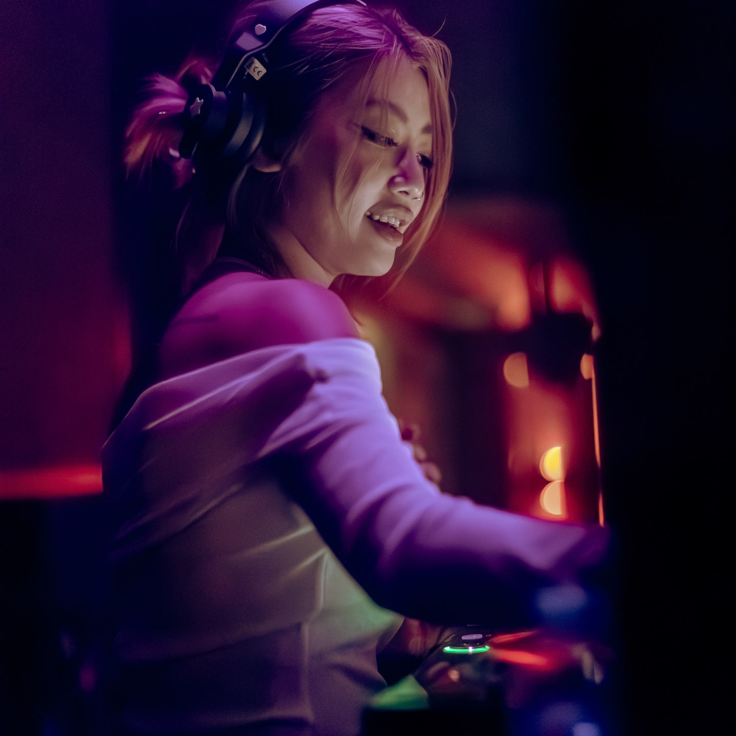 Chi Min · Artist Profile
