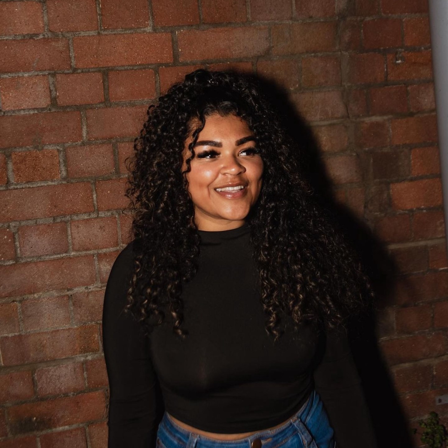 Chloe Sage · Artist Profile