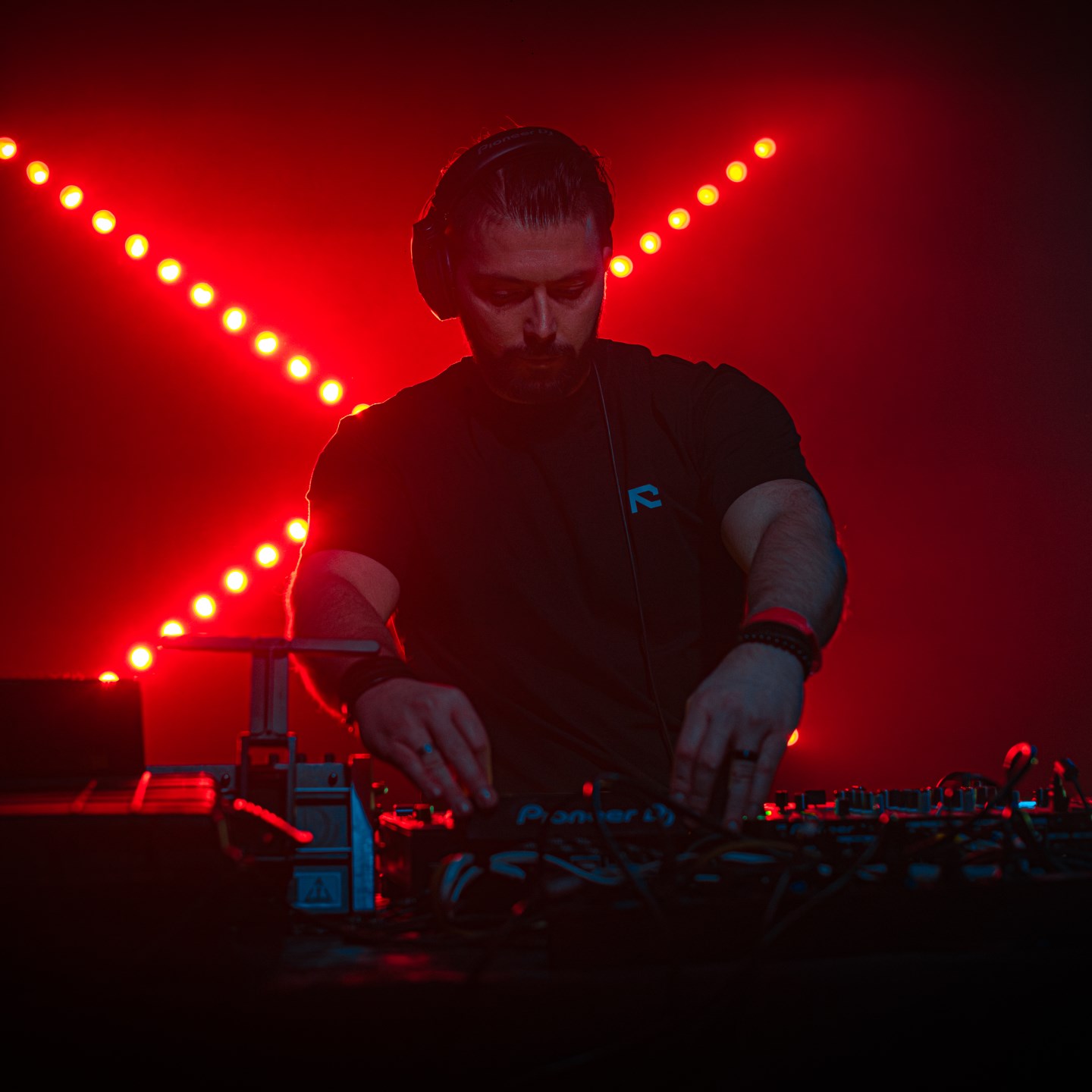 Chris Chambers · Artist Profile