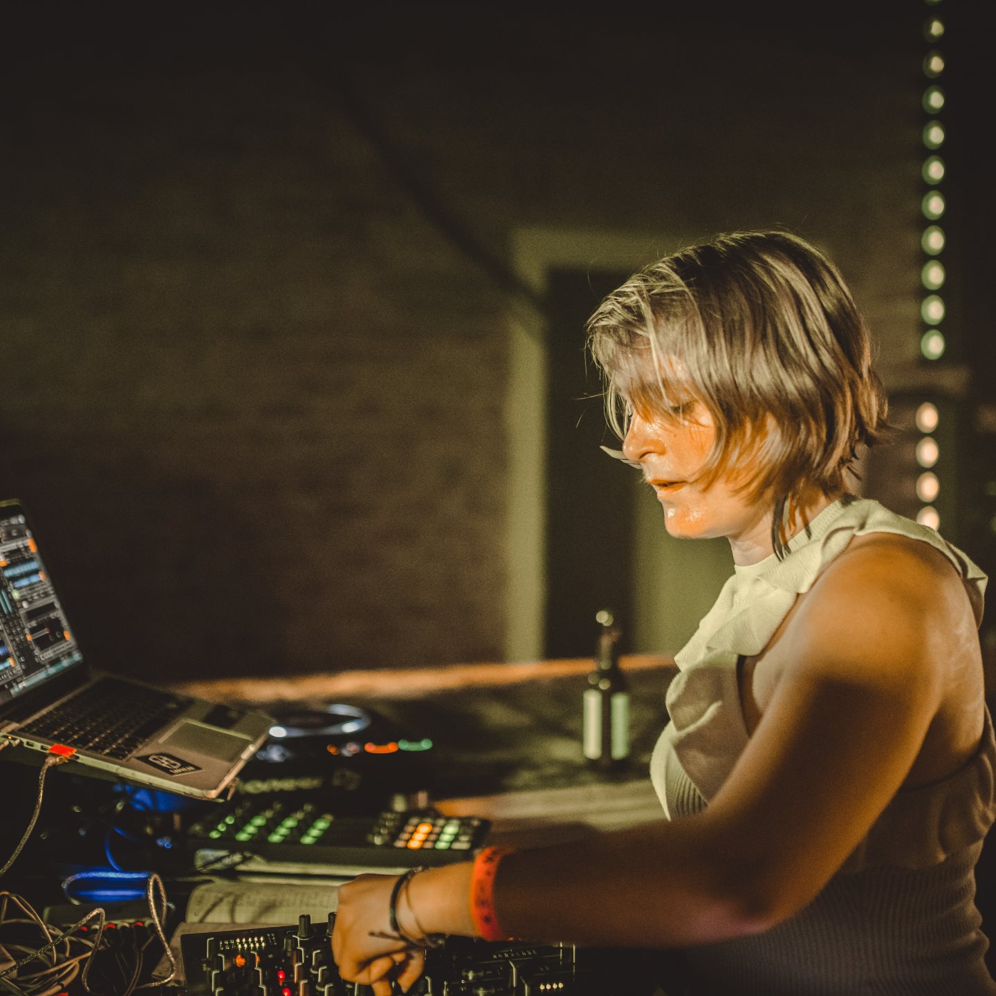 Chrystal Chris · Profilo Artista