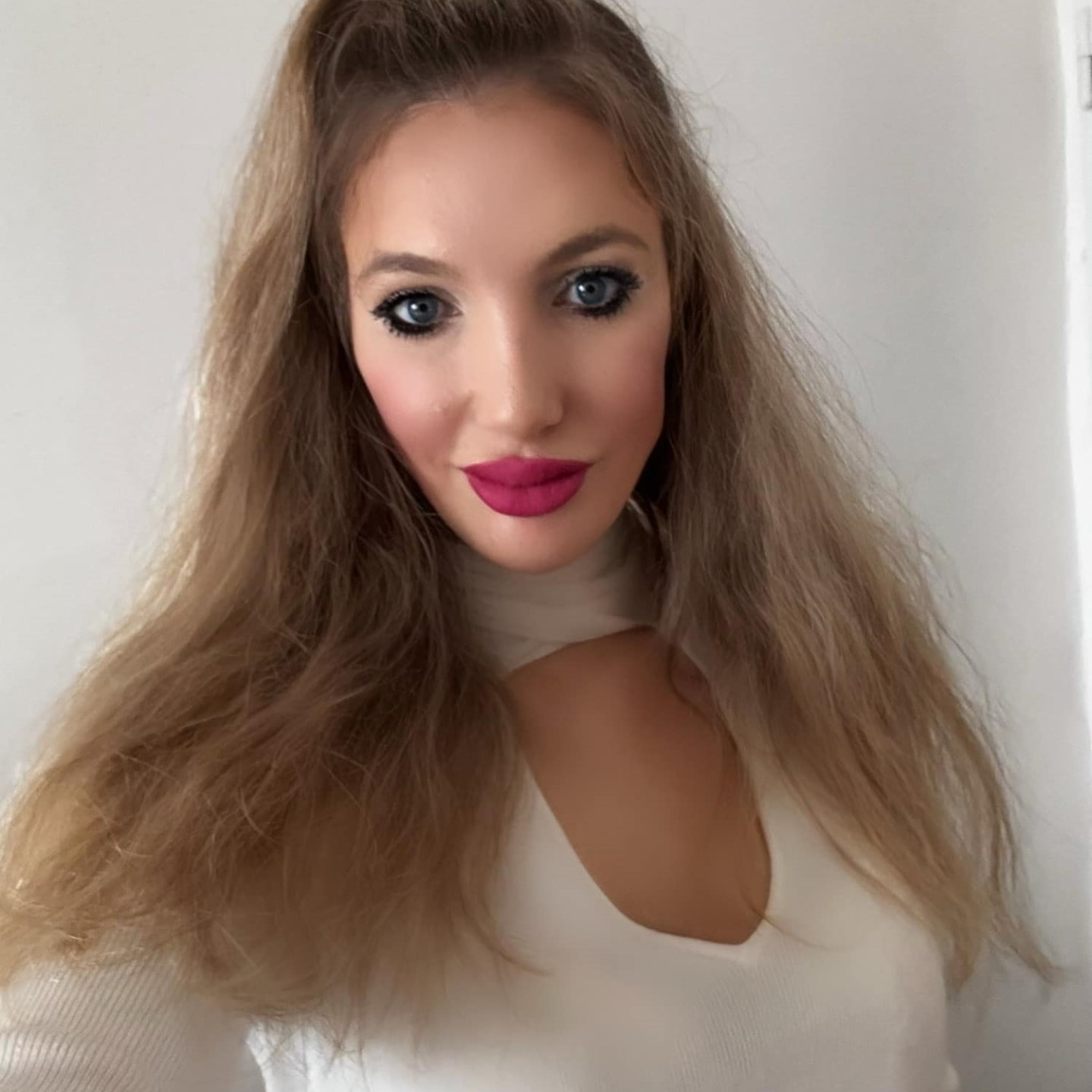 Claire Noir · Artist Profile