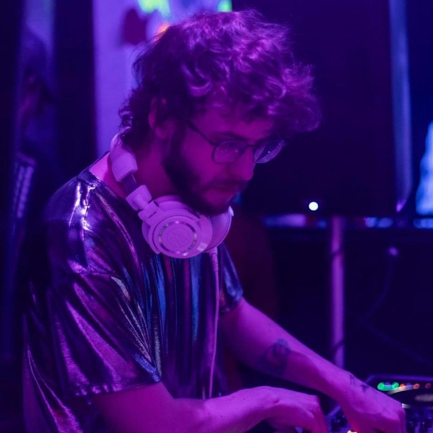 con_bot · Artist Profile