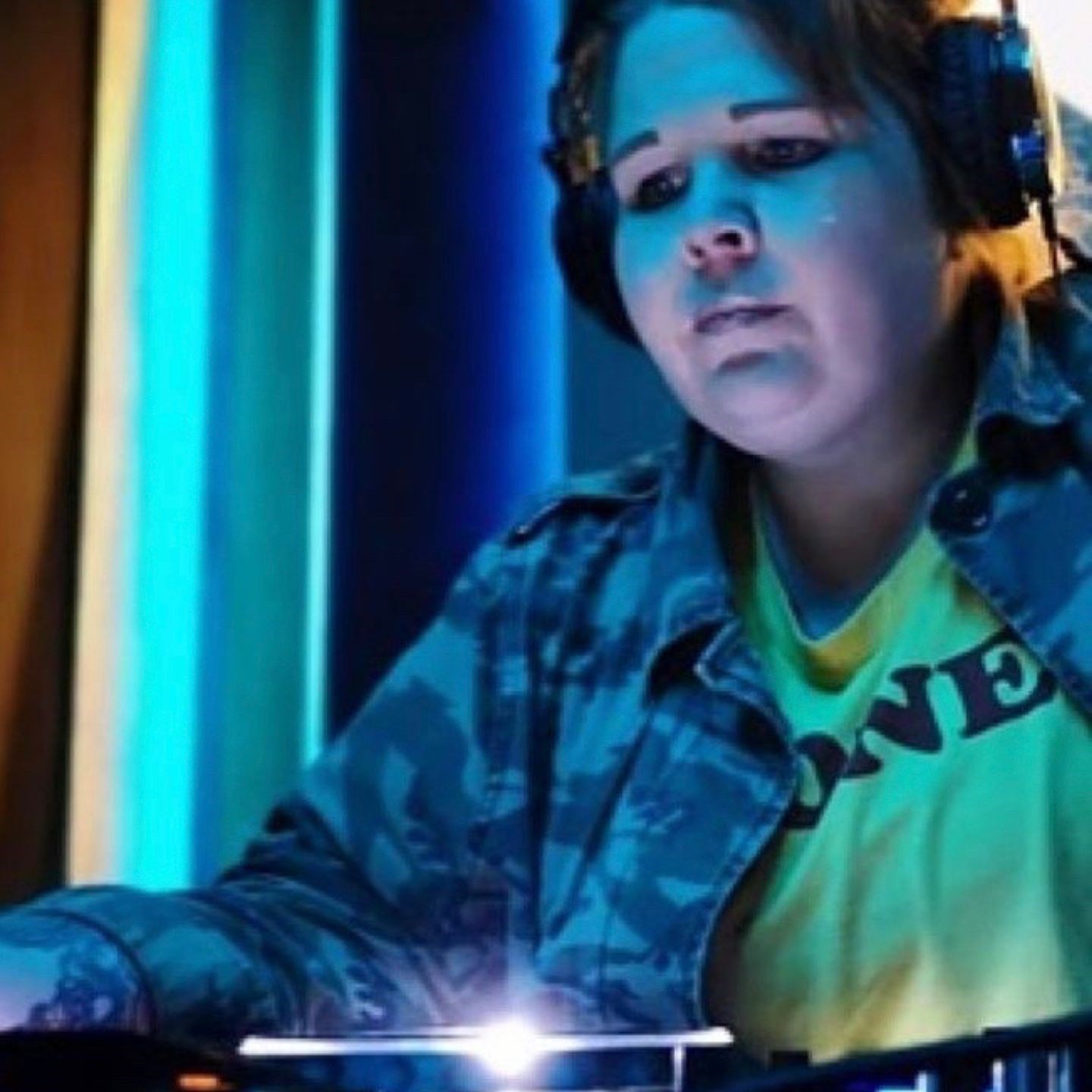 Cyndi Wallauper · Artist Profile