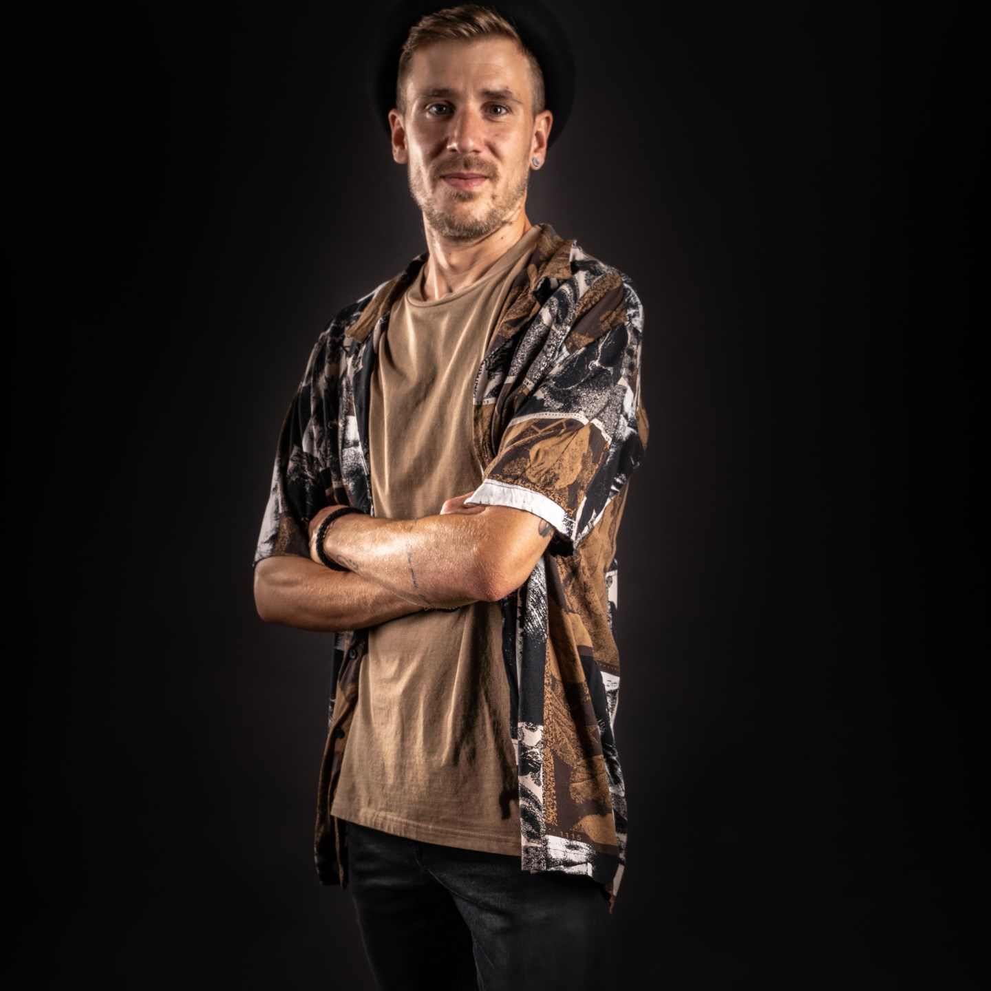 Daniel Aguilar (2) · Artist Profile