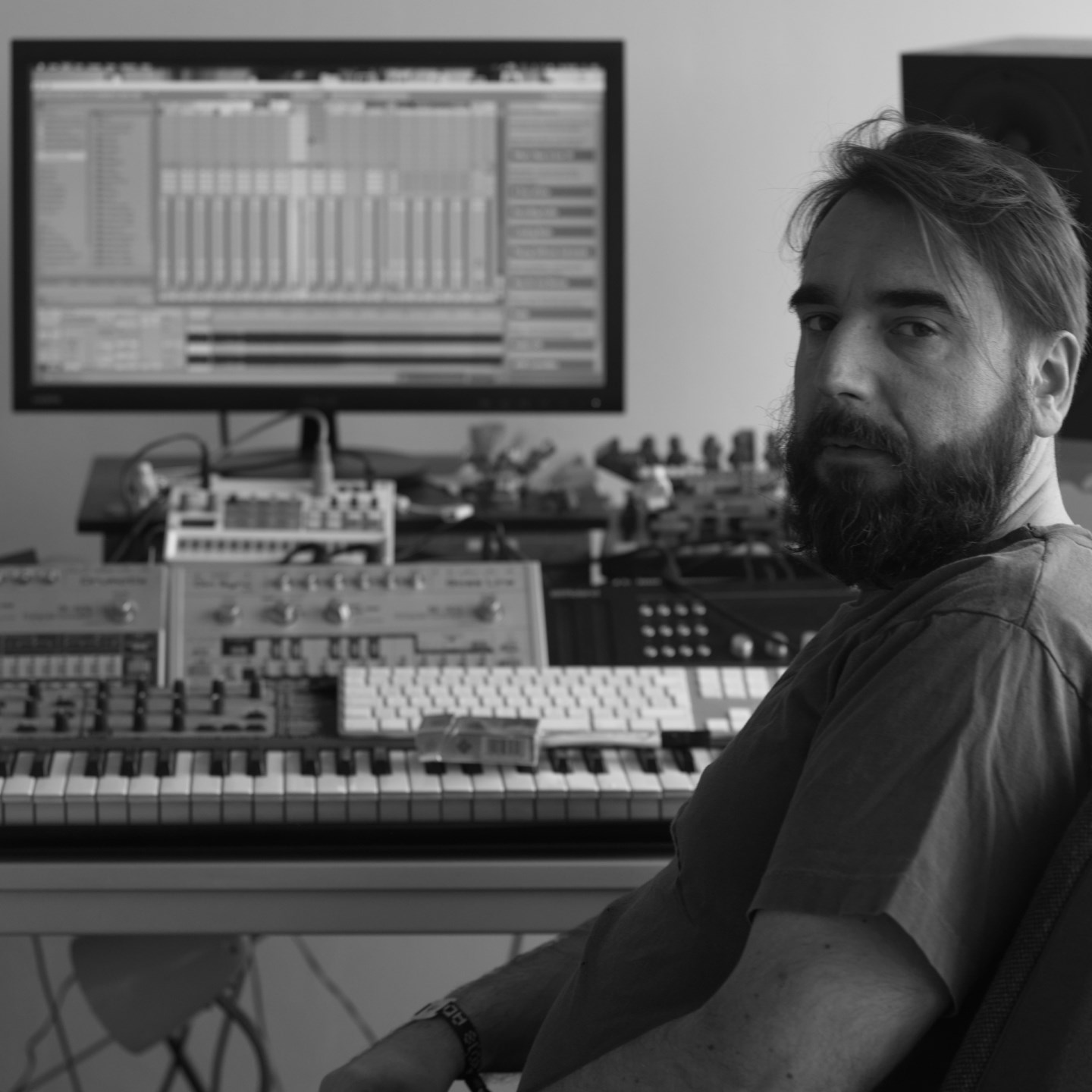 Daniel Englisch · Artist Profile