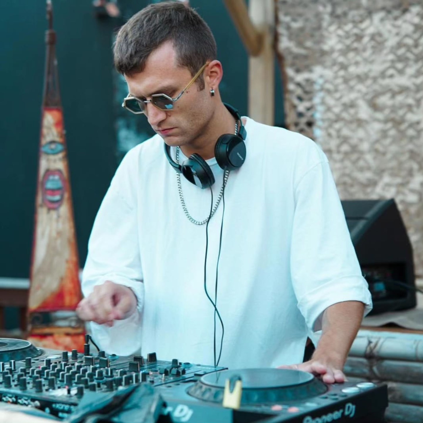 Danny Finn · Artist Profile