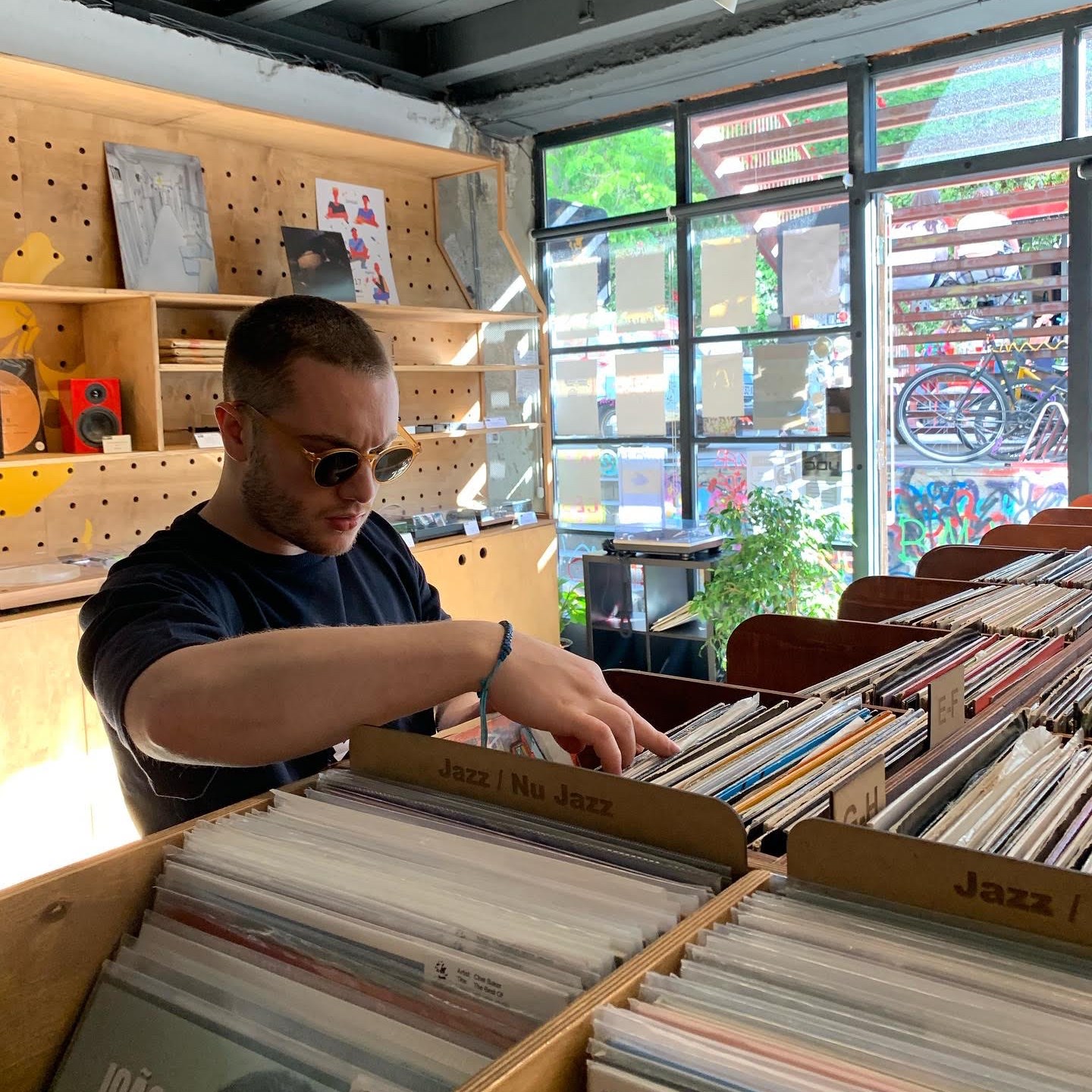 Dariani · Artist Profile