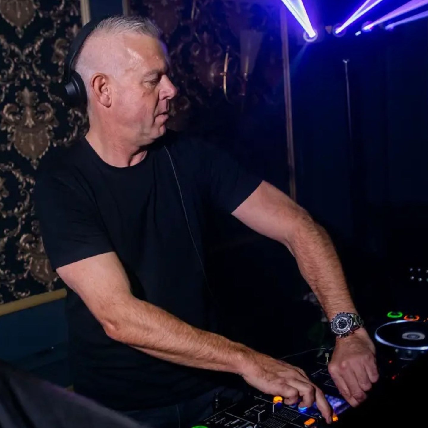 Darren Poore · Artist Profile