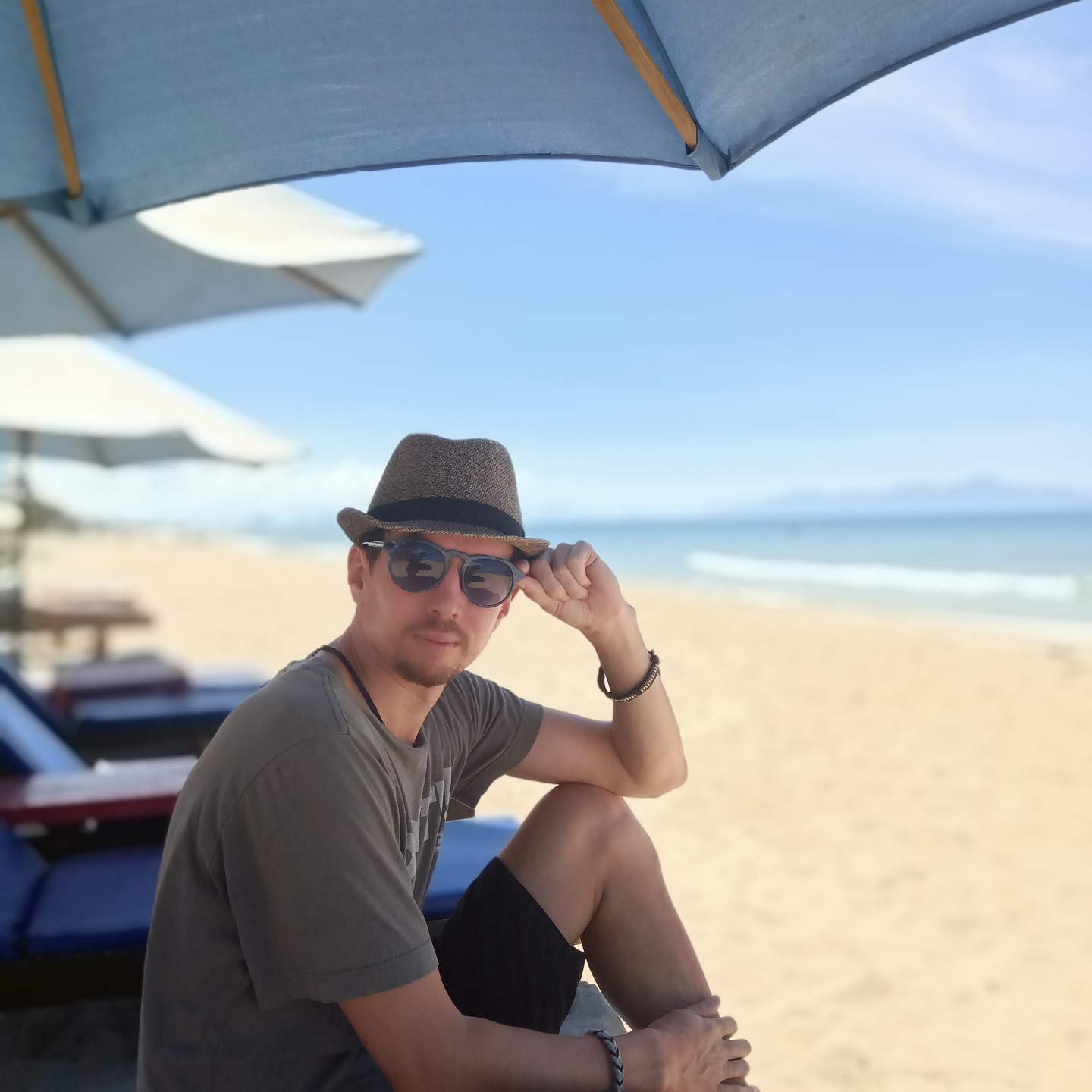 David Knuckles · Artist Profile