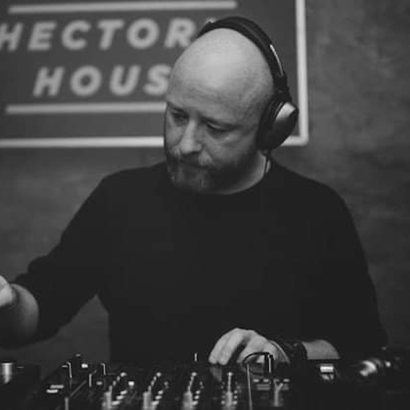 Davy Brown (UK) · Artist Profile