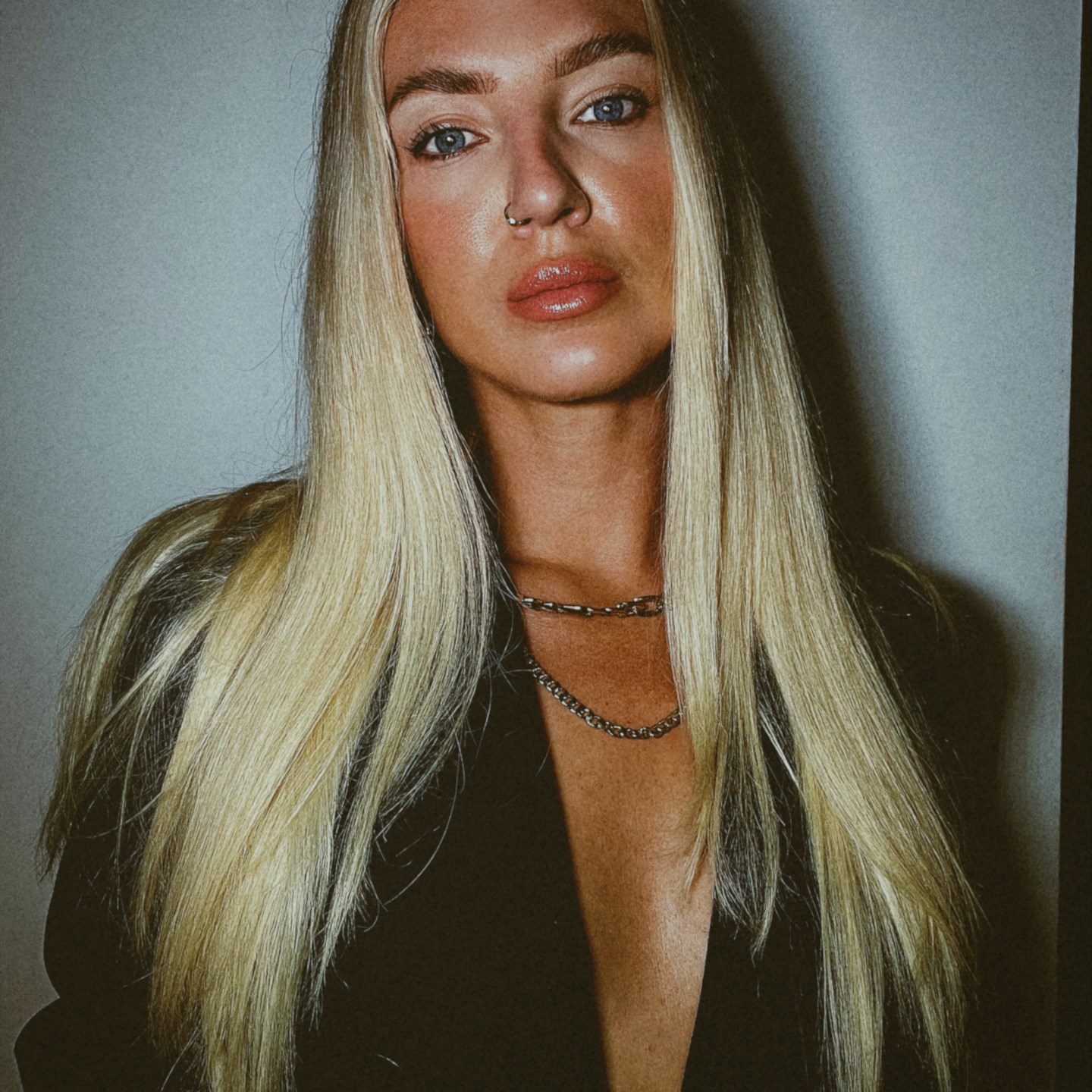 DEMI LEIGH · Artist Profile