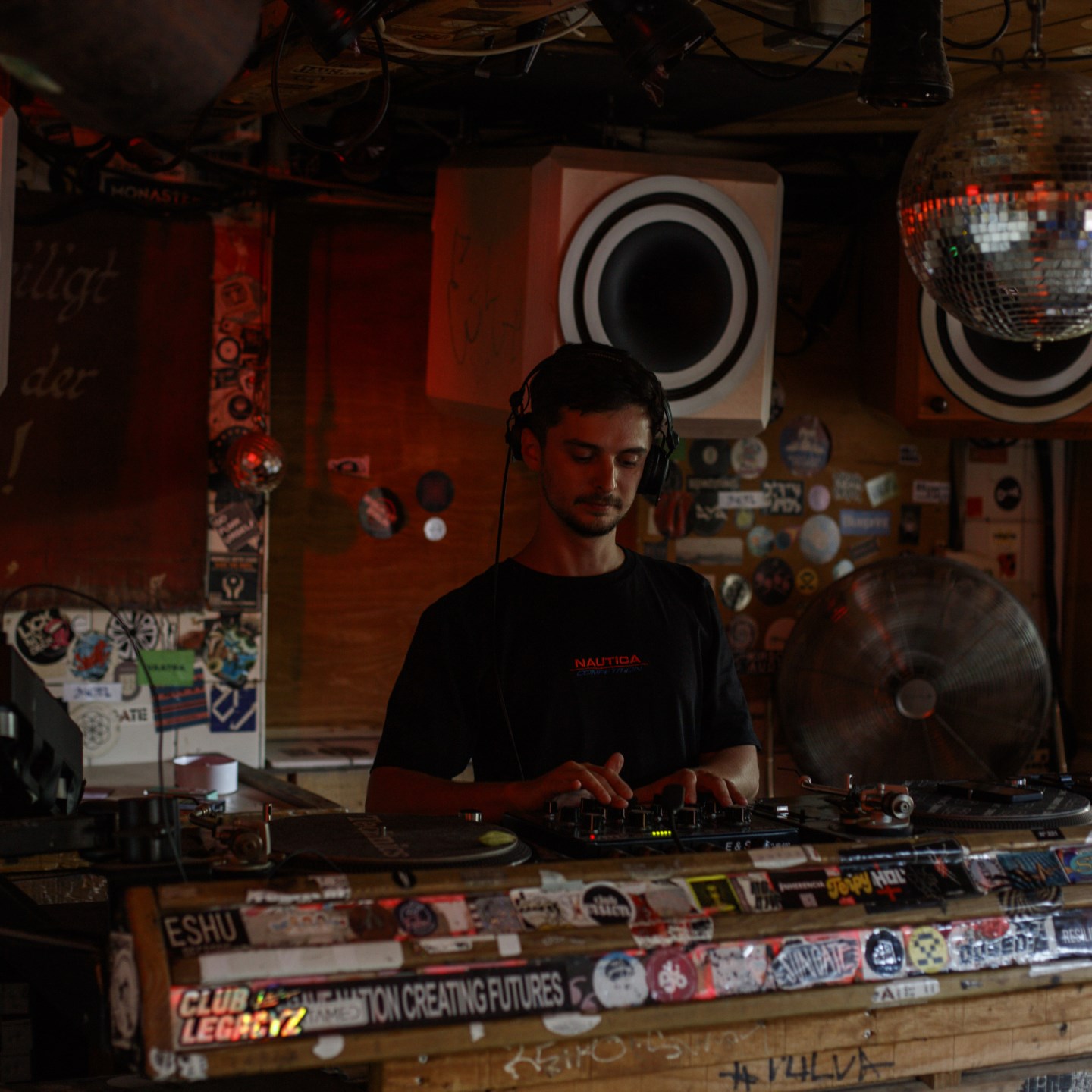 Derek · Artist Profile