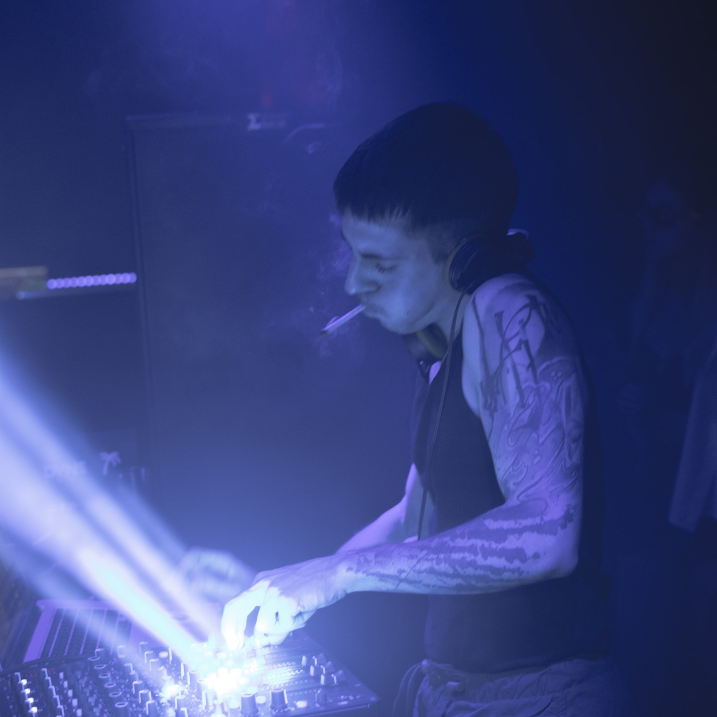 Dist · Tour Dates & Tickets