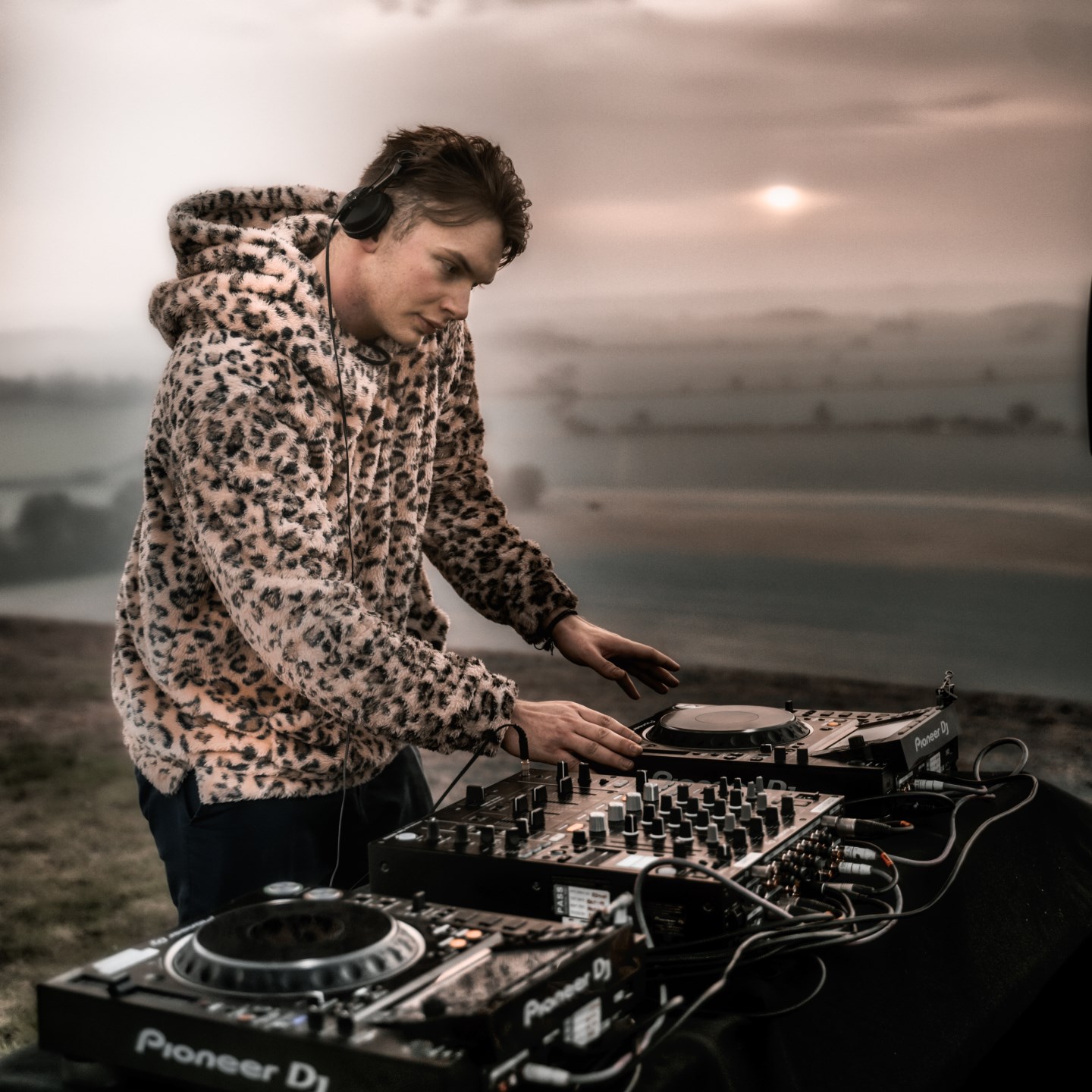 DJ Connor Watling · Artist Profile