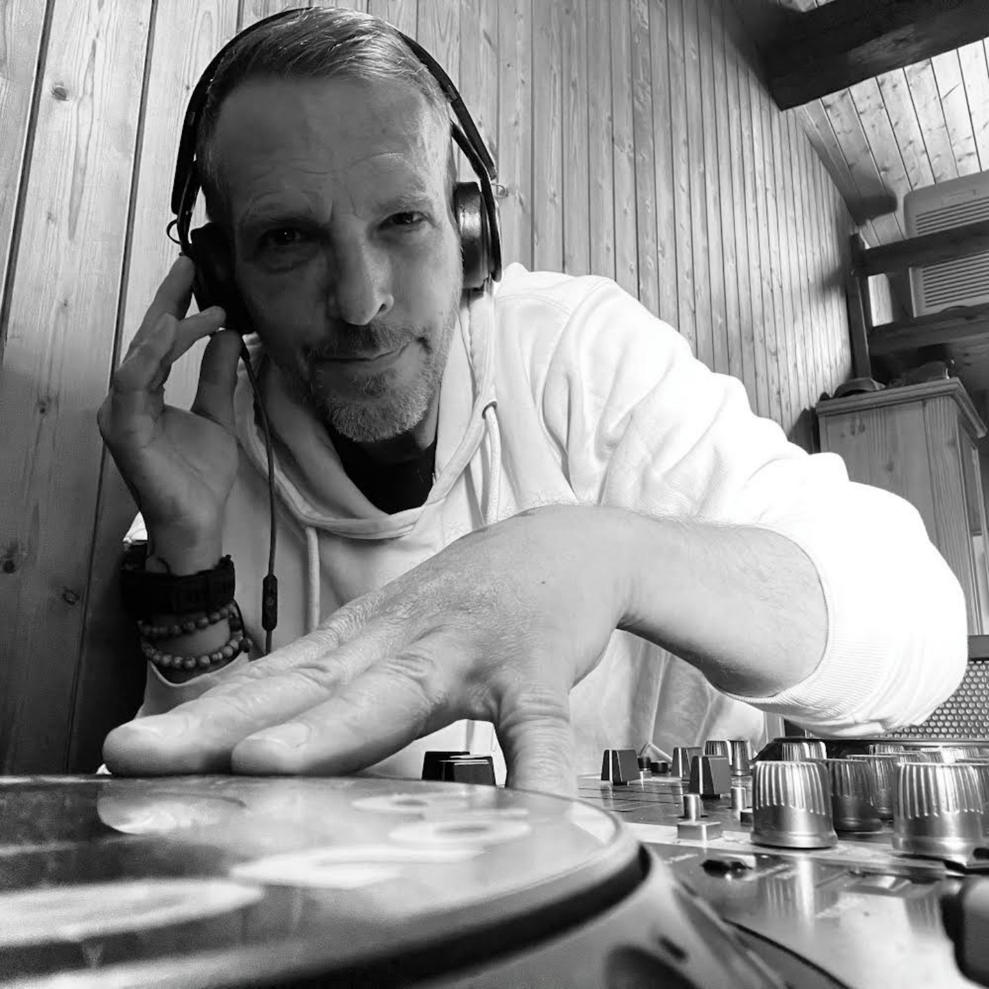 Dj Da House · Artist Profile