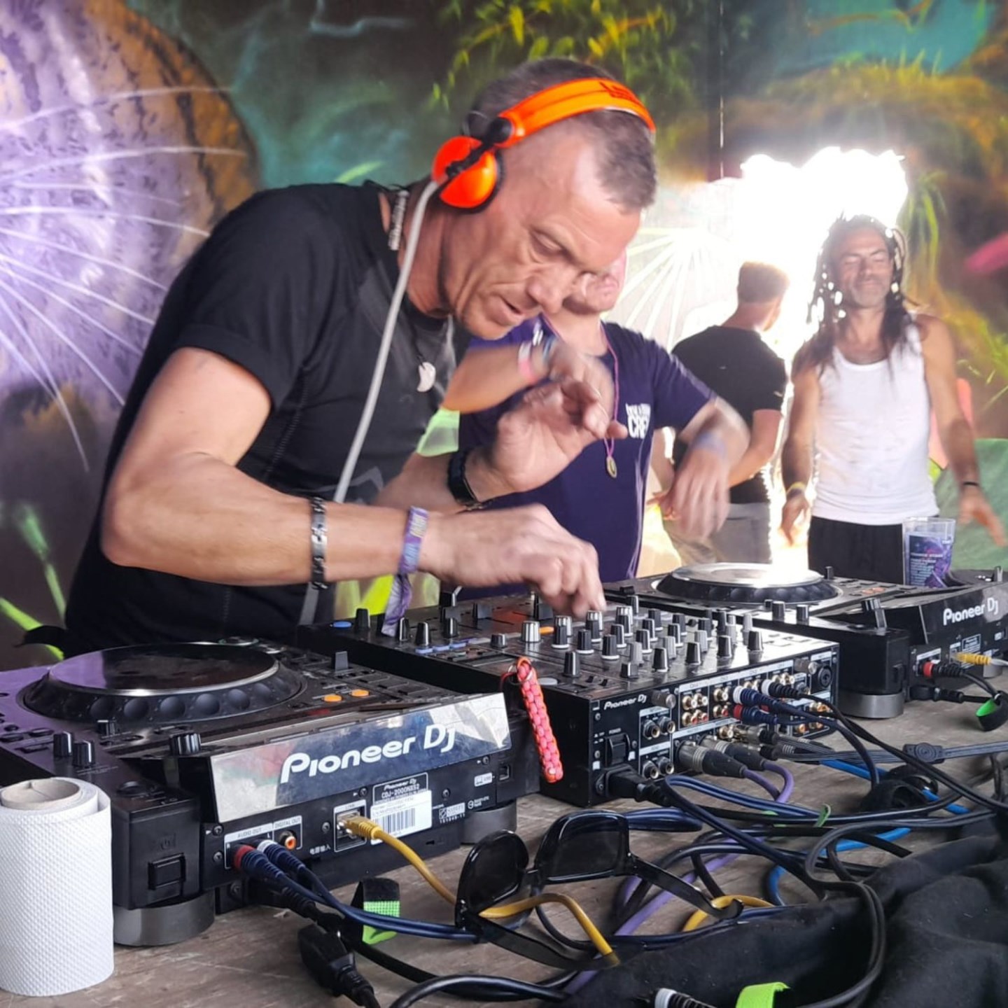 DJ Junior (2) · Biography