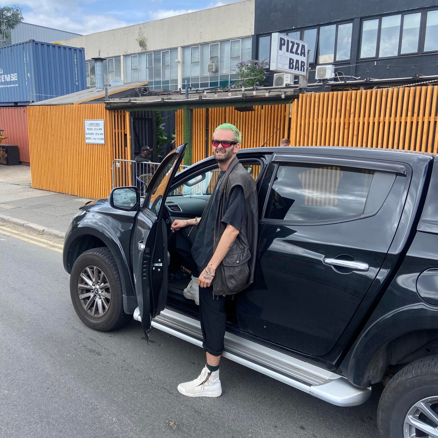 dj vau · Artist Profile