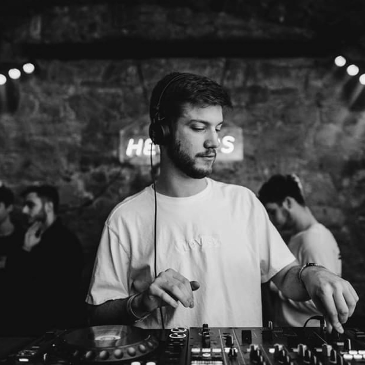 DJ Willis · Artist Profile