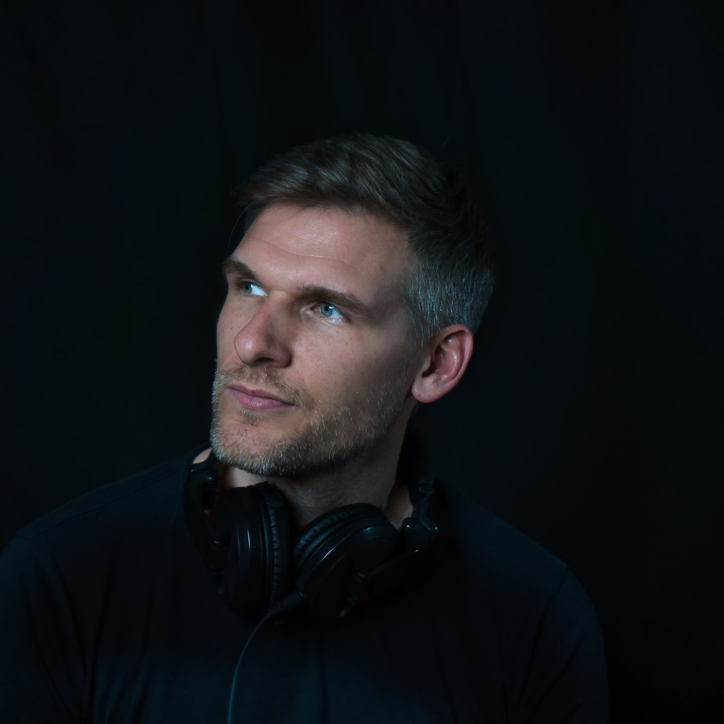 Domhof · Artist Profile